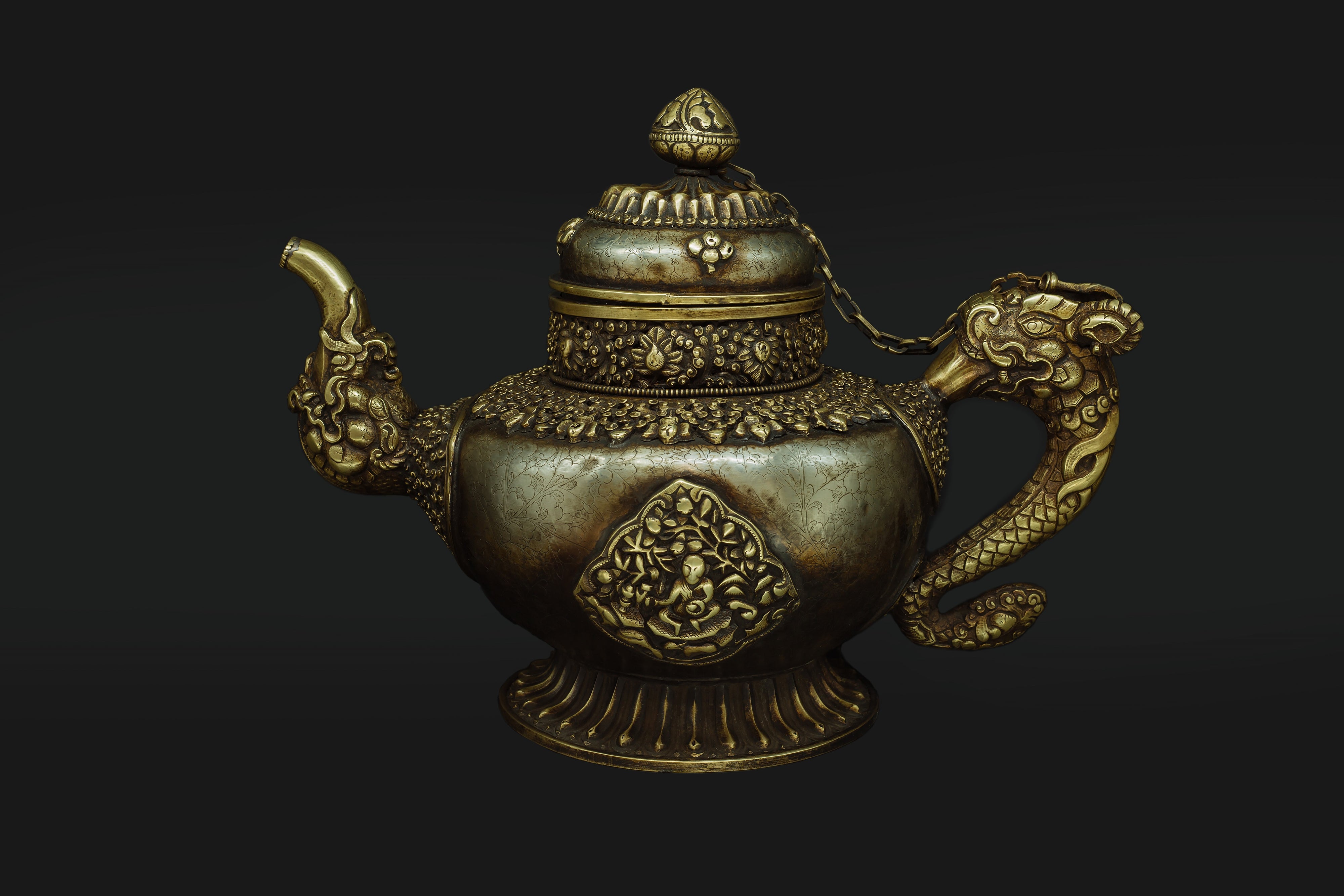 Tea pot and Wine pot – Ladakh Art Palace